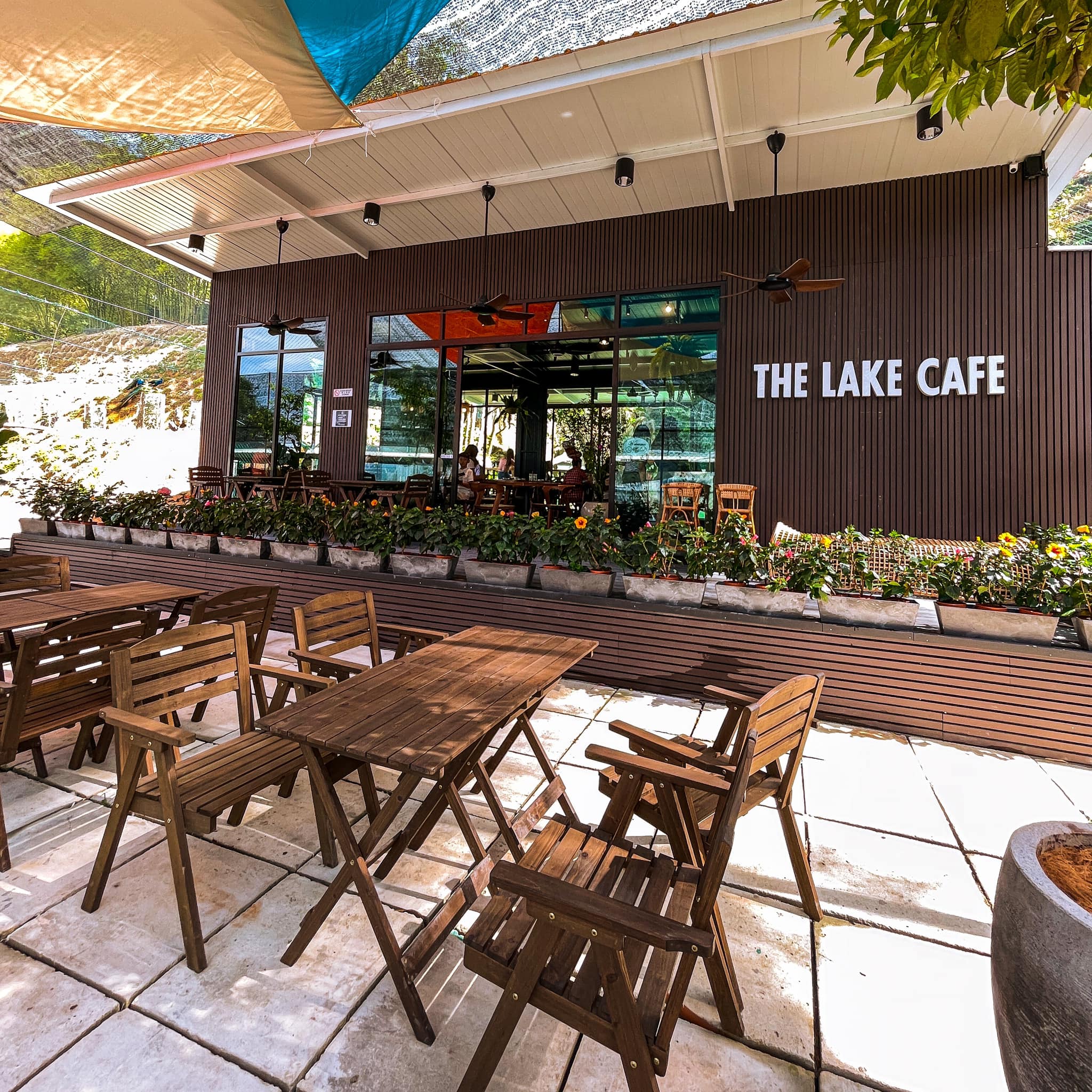 Tarikan Terbaru Di Penang 'The Lake Cafe' sambil Menikmati Mini Zoo dan ...