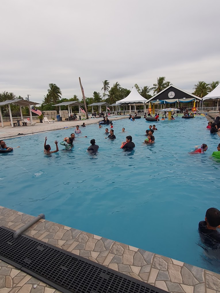 Jom Ke My Home Village dengan kolam renang yang besar di perlis ...