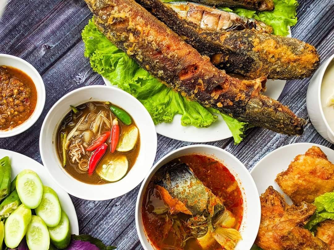 Nikmati Hidangan Ulam-ulaman Segar di Restoran Nasi Ulam Cikgu, Kota ...