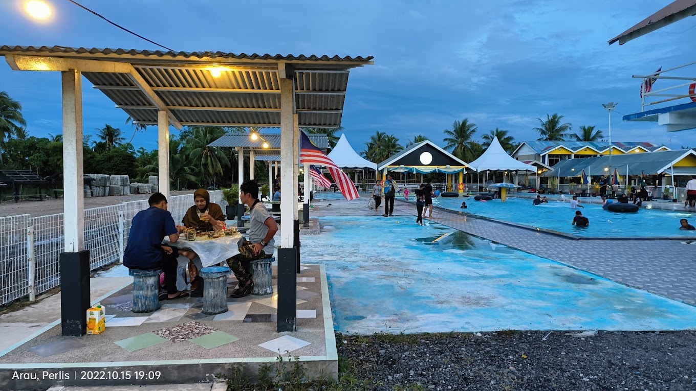 Jom Ke My Home Village dengan kolam renang yang besar di perlis ...