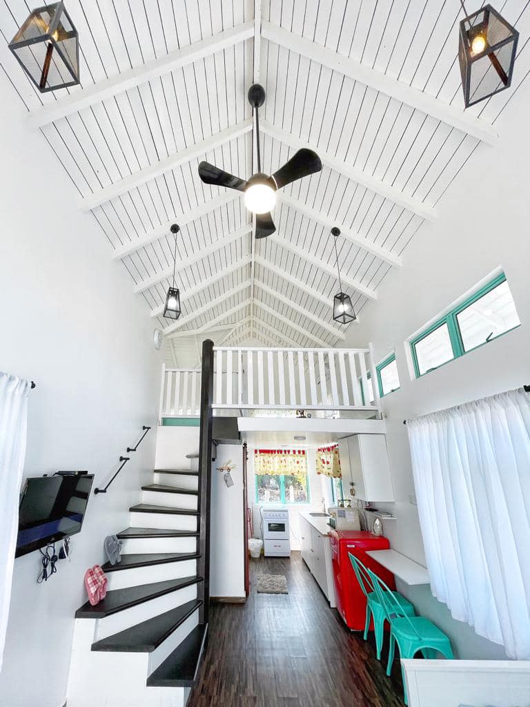 Sea Tiny House Di Depan Pantai Ini Sesuai Untuk Penginapan Keluarga Kecil