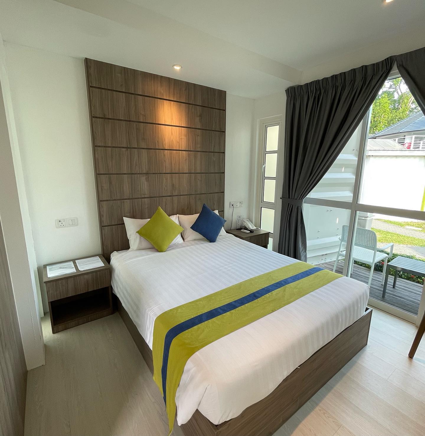 Solesor Kampong Beach Resort Penginapan Kontena Unik di Port Dickson