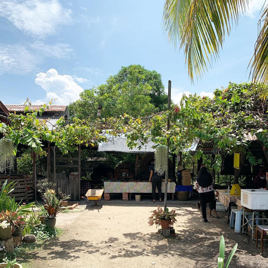 Jemapoh Pizza Kayu Api, Pizza Homemade Viral Sejak PKP Yang Unik Dan ...