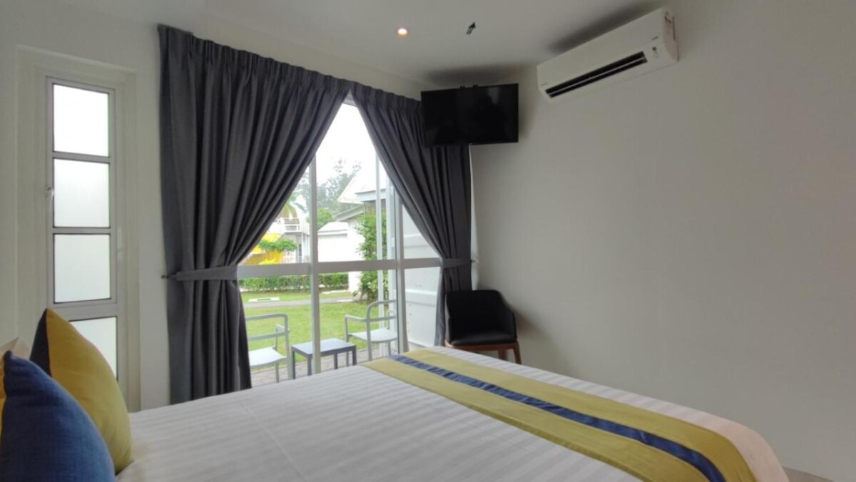 Larikan Diri Ke SOLÉSOR: Nikmati Resort Pantai Terbaik Di PD!