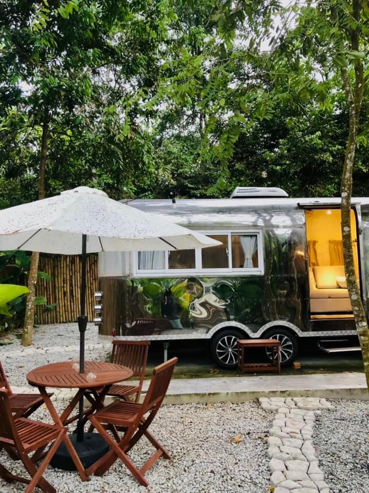 Villa Takun Rawang Glamping Baru di Tengah Hutan Simpan Templer Park ...