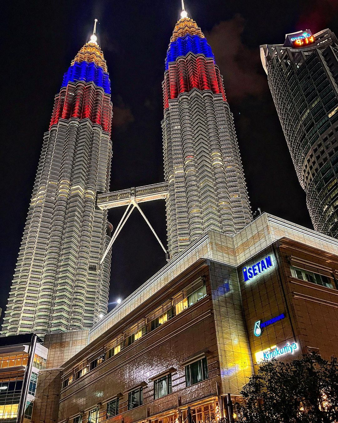 Keindahan Menara Berkembar Petronas: Aktiviti Menarik di KLCC yang anda ...