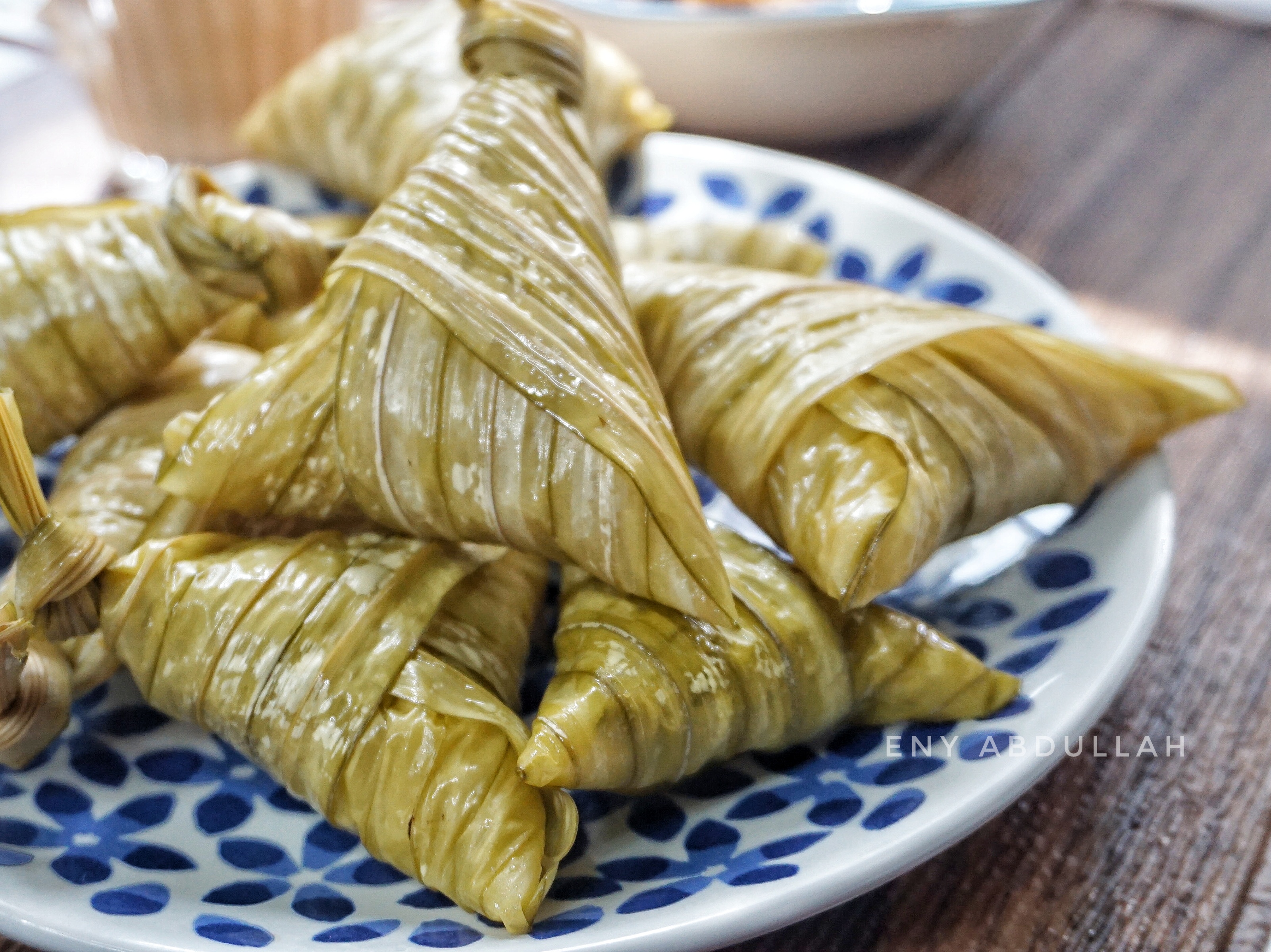 4 Hidangan Wajib Pagi Raya: Ketupat, Lemang, Rendang, dan Ayam Masak Merah