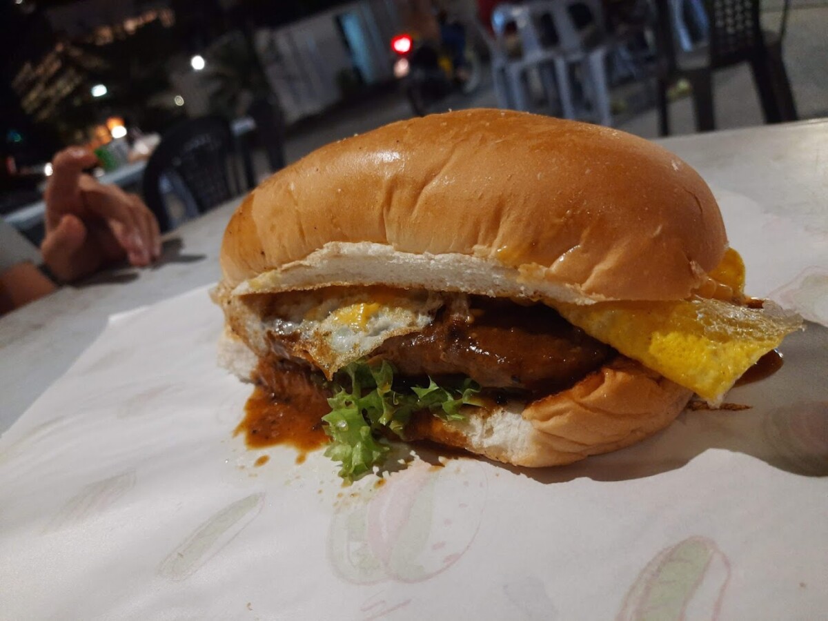Desiran Burger: Burger Malaysia 'Homemade' di Pulau Pinang!