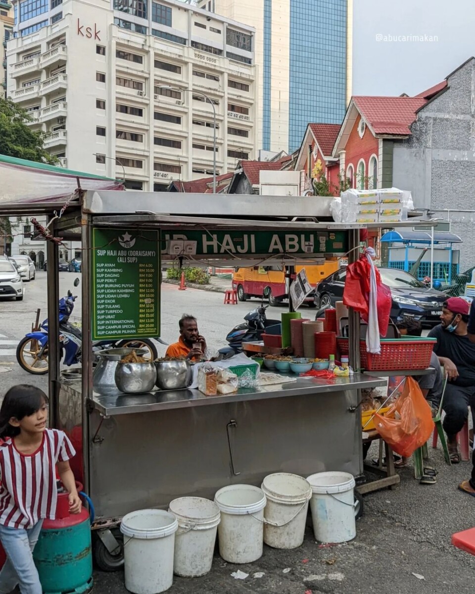 Sup Haji Abu di Jalan Dorasamy: Nikmati Sup Panas Rempah-Ratus Daging ...