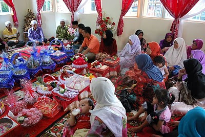 Merisik merupakan adat melayu sebelum memulakan pertunangan