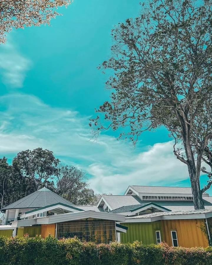 Solesor Kampung Beach Resort, Penginapan Kontena Unik di PD Solesor ...