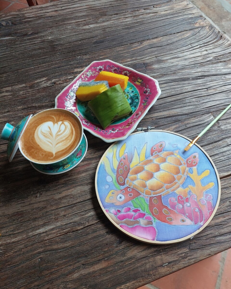 Nikmati Kuih Tradisional Baba Nyonya Di Kafe Tersembunyi Ini