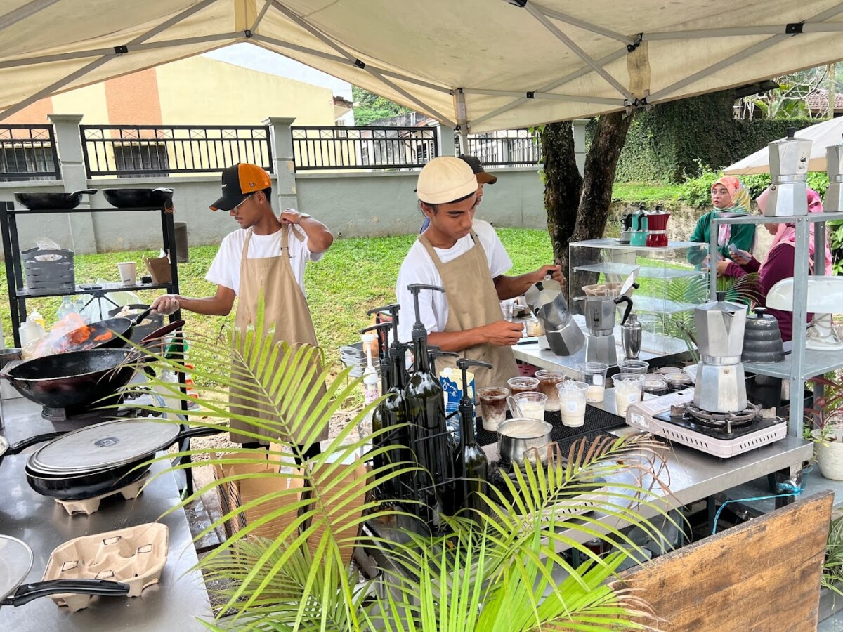 Singgah Bluum Roadside Cafe Untuk Nikmati Pengalaman Unik